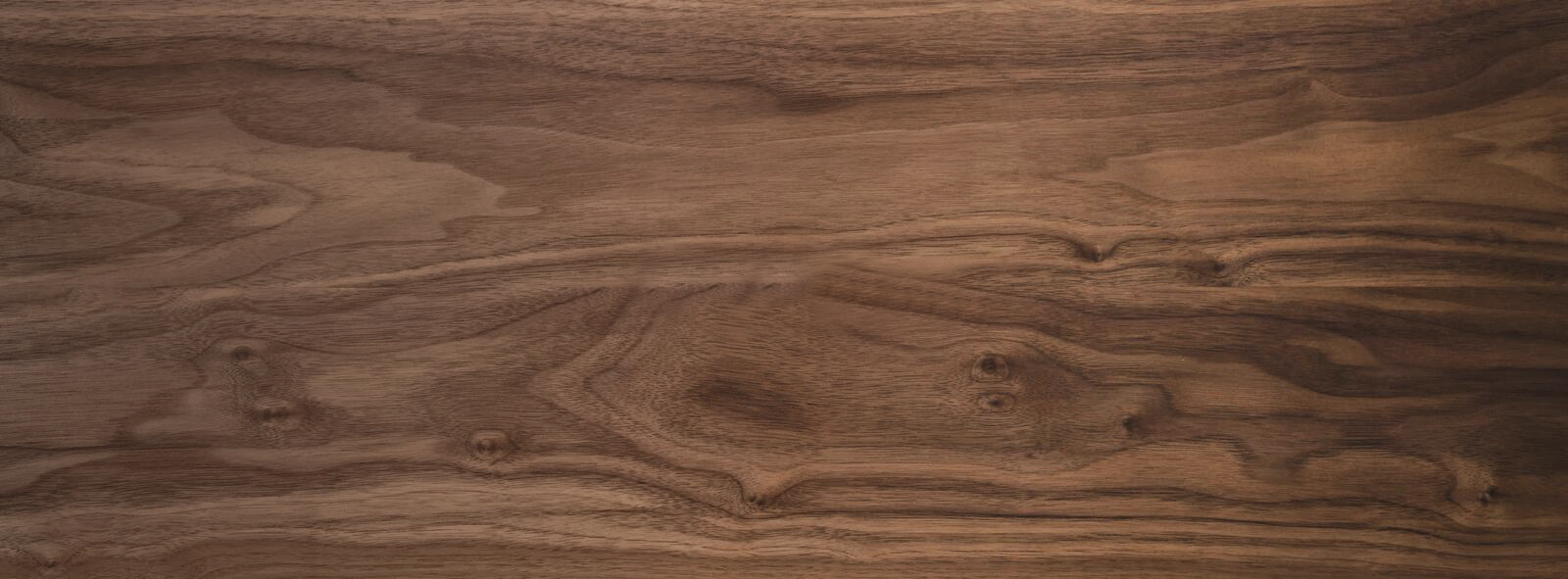 Le Noyer massif pour du mobilier haut de gamme